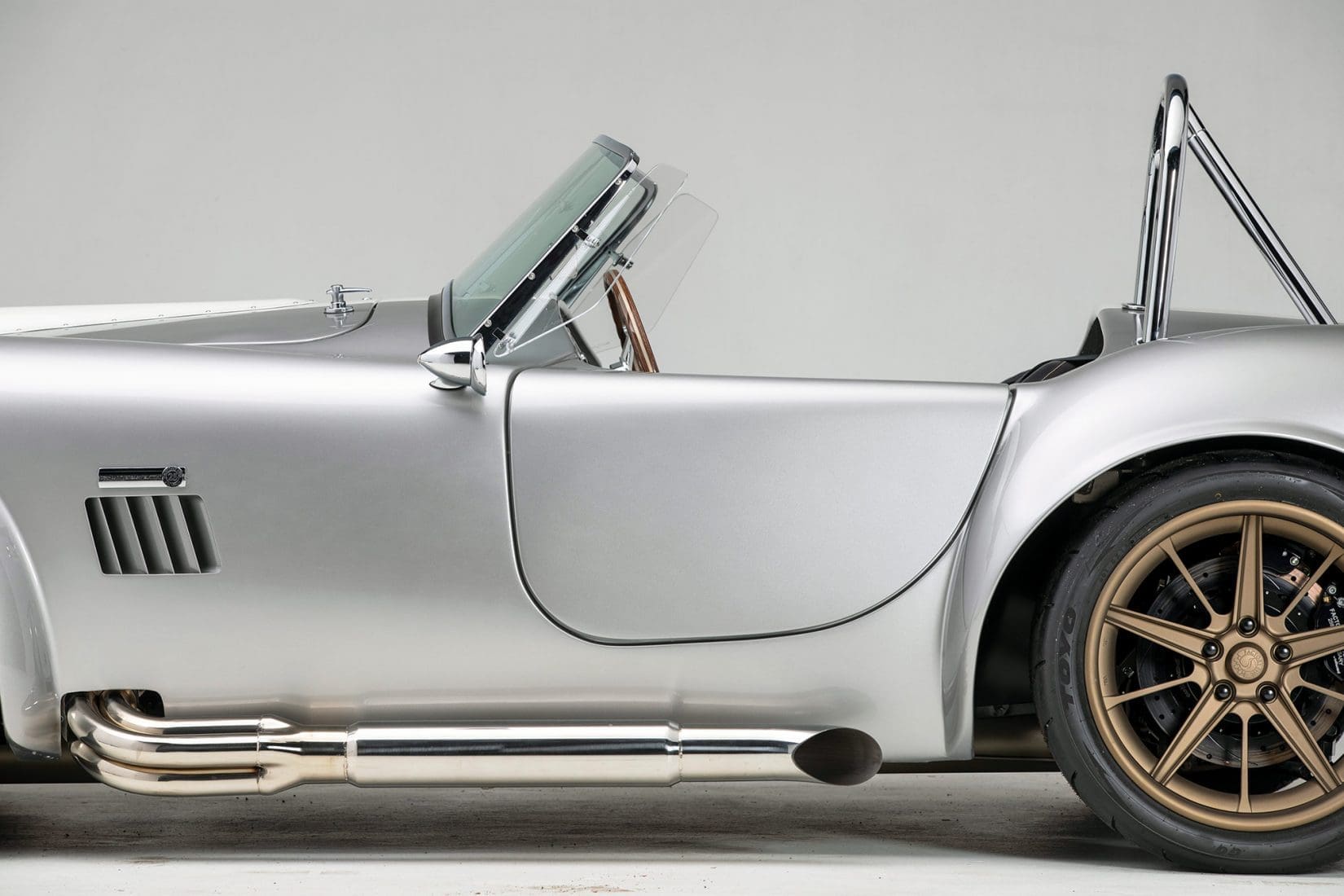 25th Anniversary Mk4 Roadster Studio Shots - Factory Five Racing